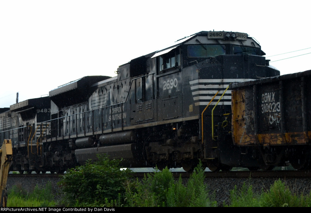 NS SD70M-2 2690 trails on 60Z